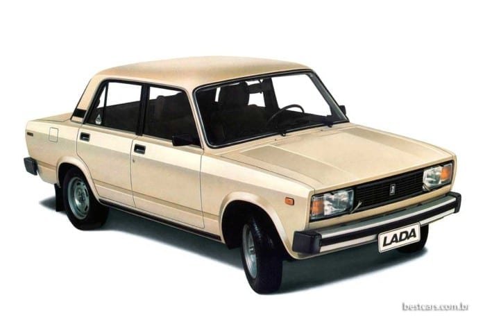 Lada Laika, sedã duradouro de breve carreira no Brasil – Auto Livraria ...
